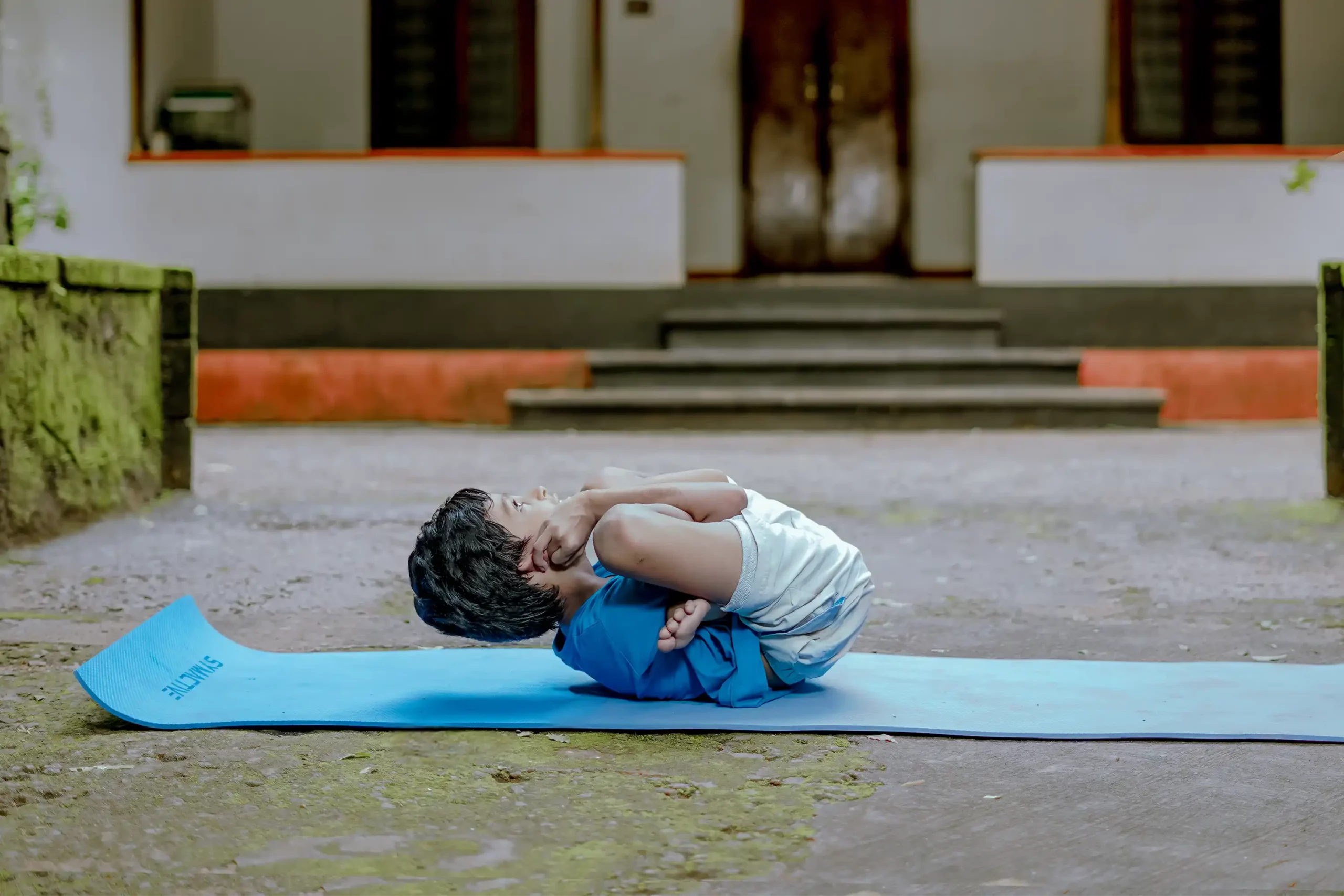 How to Do Uthana Koormasana (Upside-Down Tortoise Pose) | Benefits and ...